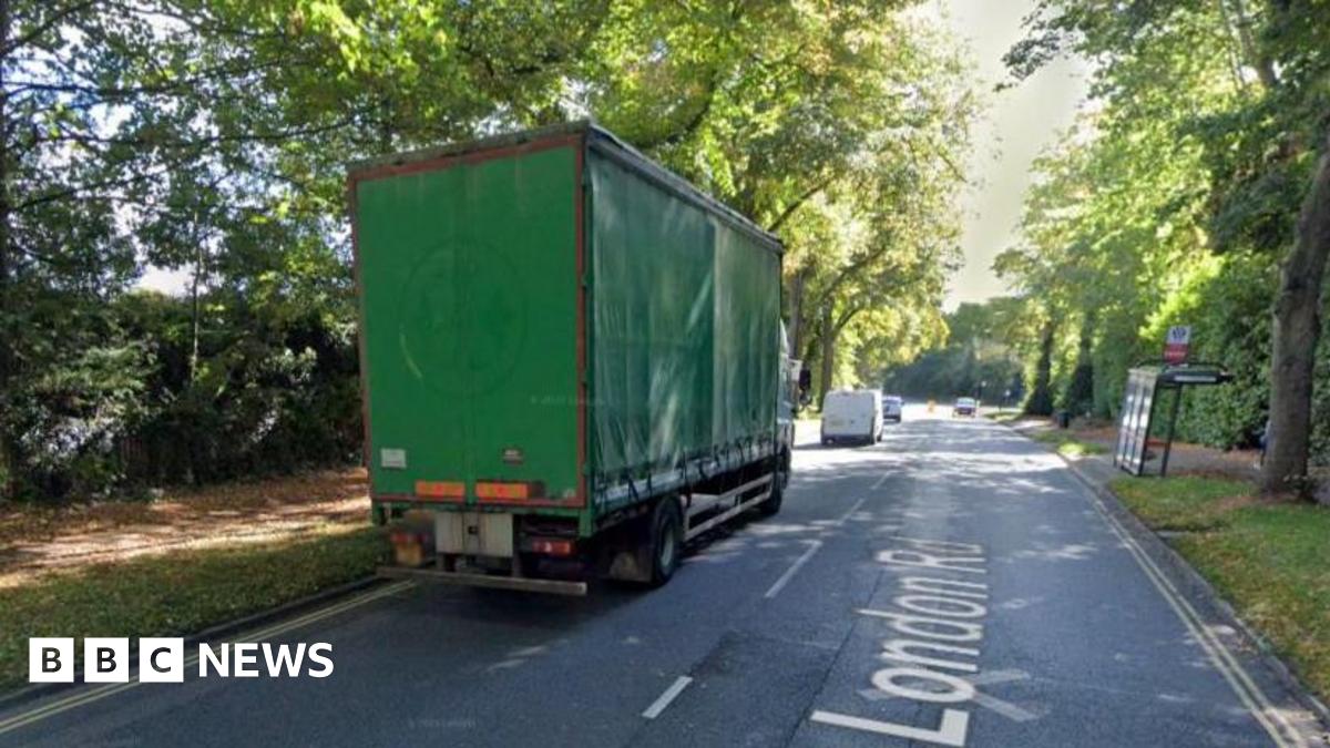 HGV ban looms for Coventry road amid residents' concerns - BBC News