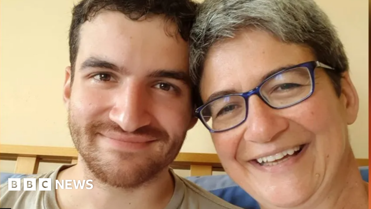 Bereaved Cardiff mum urges parents to talk about child death - BBC News