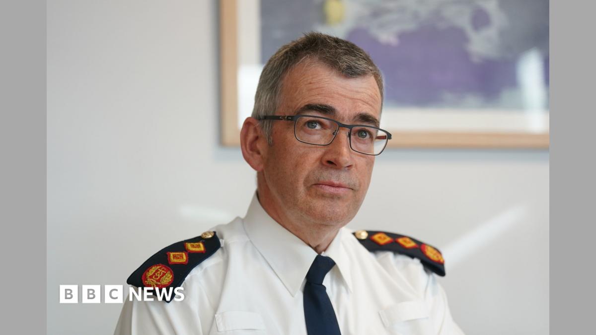 Garda dispute: Irish police chief to meet representatives over row ...