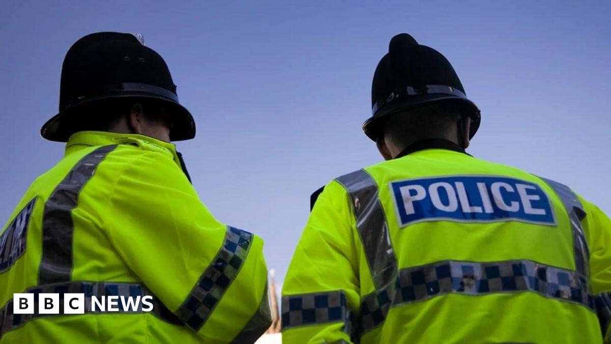 County Lines: Police arrest 95 in drugs raids in South West - BBC News
