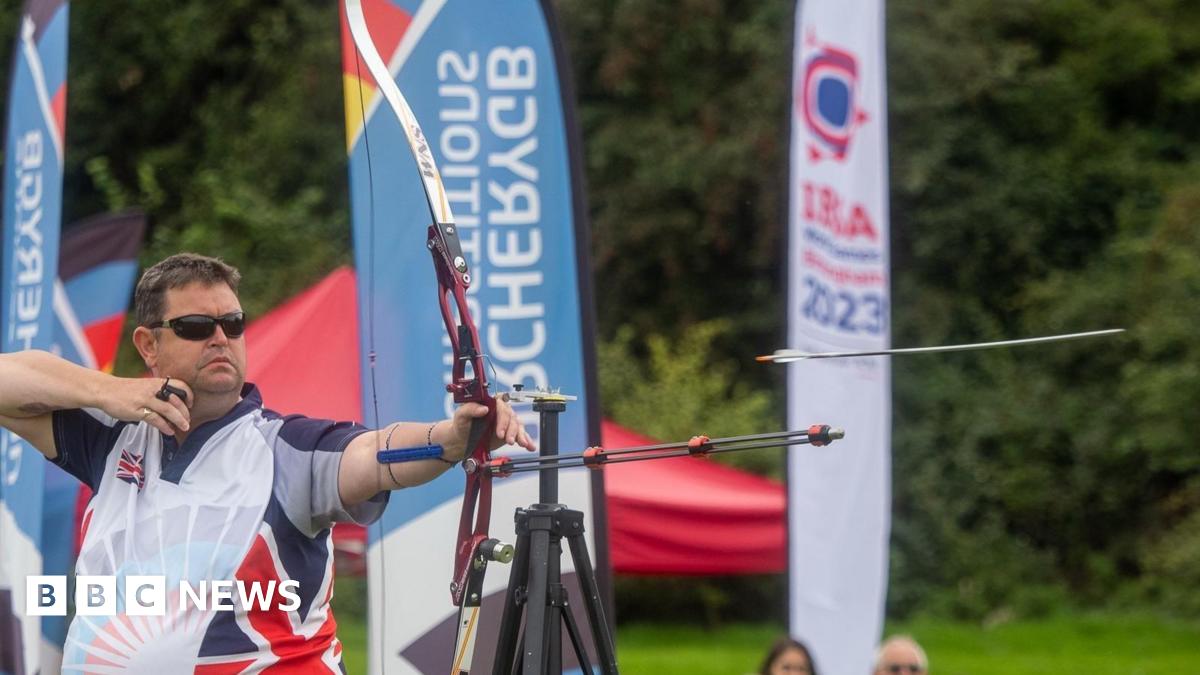 Market Drayton blind archer's Paralympic hopes for future - BBC News