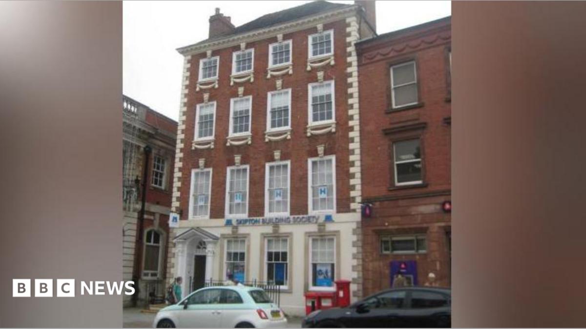 Listed building in Worcester to be converted into flats - BBC News