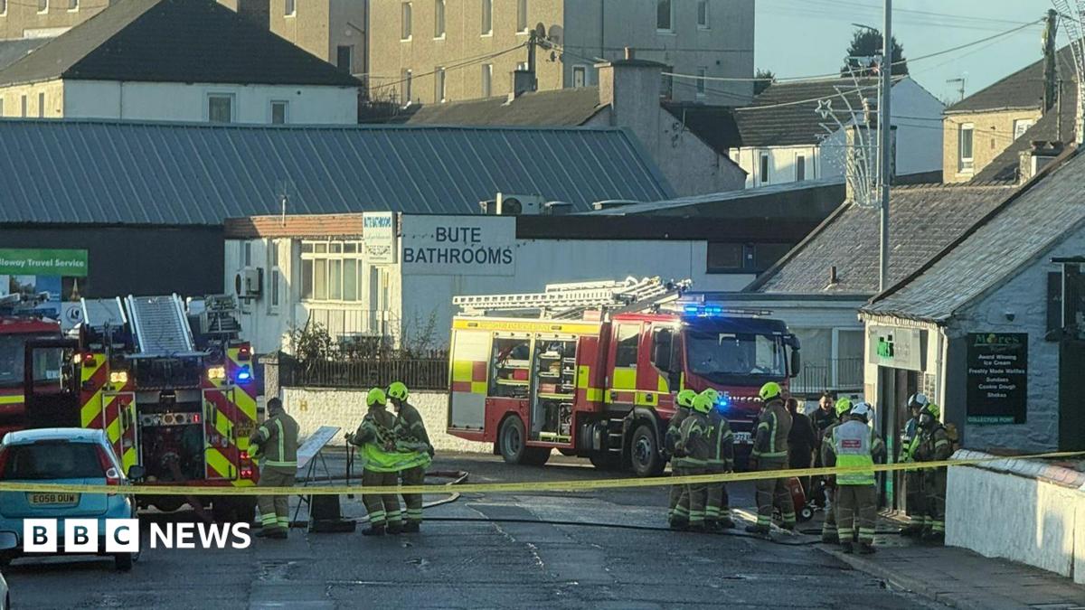 Fire at Castle Douglas chip shop a week after award win - BBC News