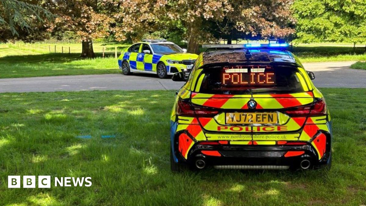 A162: Road closed after serious traffic collision near Selby - BBC News