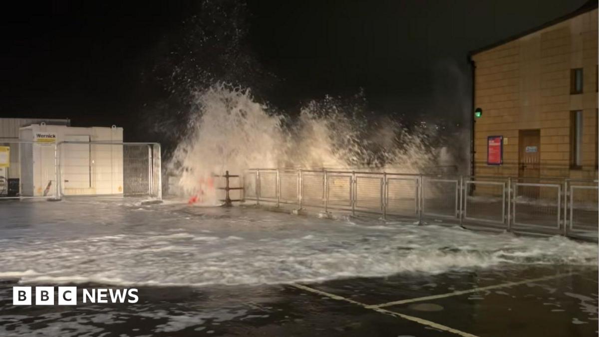Concern for Scarborough West Pier plans over storm and hide tides - BBC ...