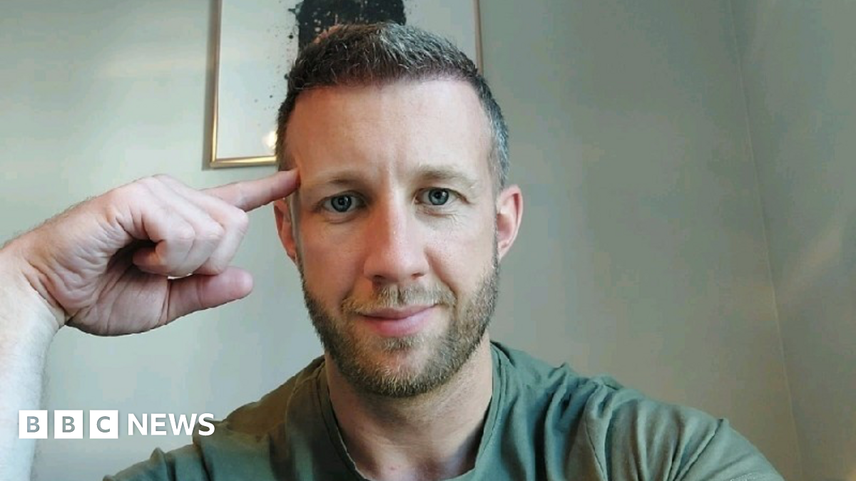 Matthew Trickett: Man charged with spying for Hong Kong has died - BBC News