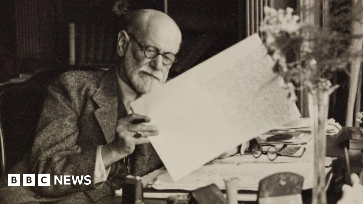 Sigmund Freud: The famed psychoanalyst's year in London - BBC News