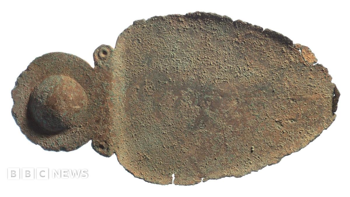 Bronze ritual spoon dating back 2000 years found on Isle of Man - BBC News