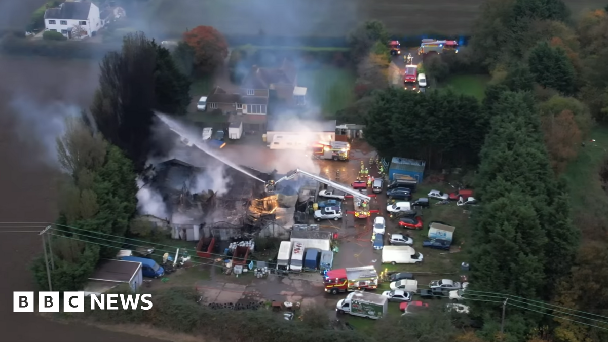 Norfolk Fire and Rescue called to incident at Saddlebow business - BBC News