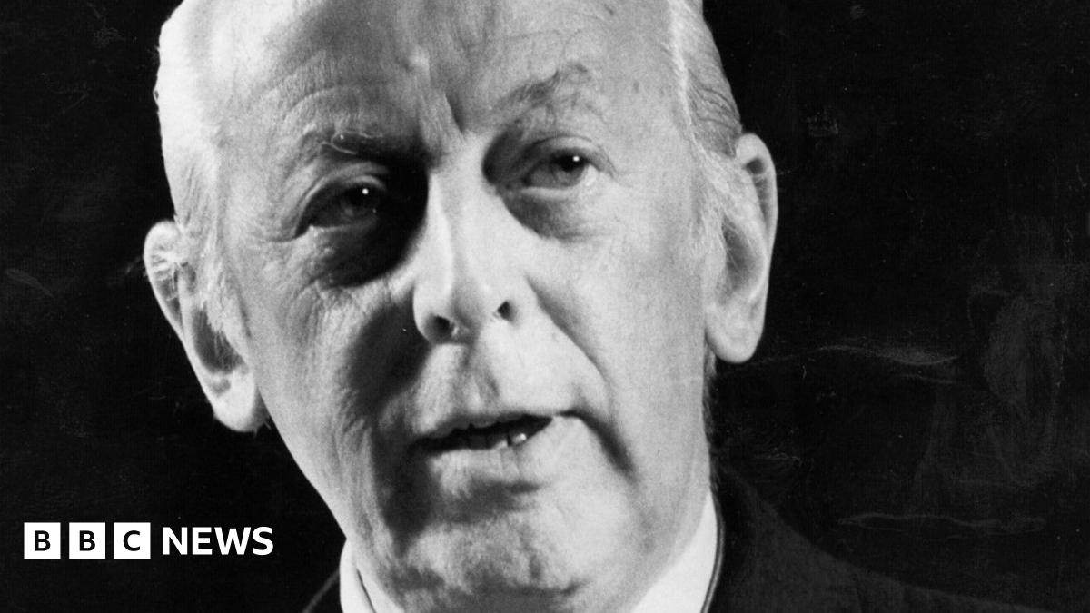 Missing Letter from America radio episodes found - BBC News