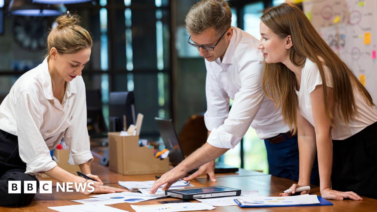 UK's data agency has 'deep seated' issues, review finds - BBC News