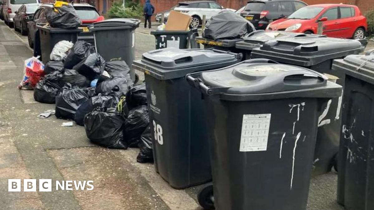 Warrington: Deal struck to end long-running bin strikes - BBC News