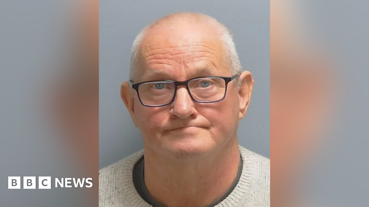 Portsmouth paedophile jailed for historical sex offences - BBC News