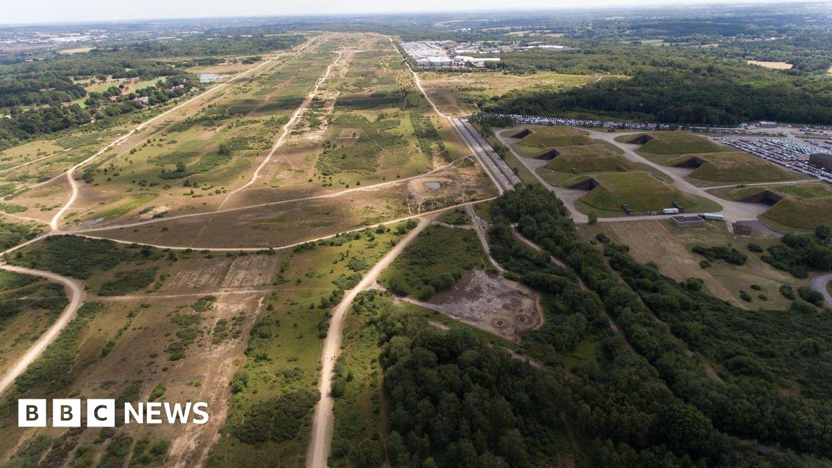 Remembering RAF Greenham Common 25 years on from public opening - BBC News