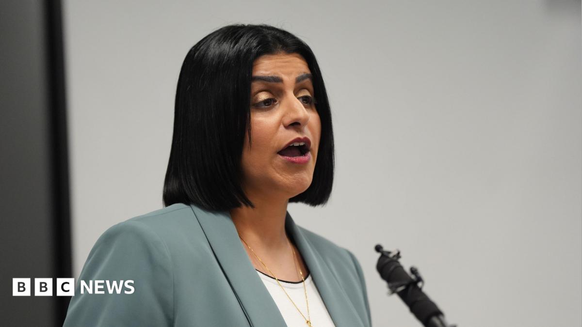 Shabana Mahmood threatens law change after 'two-tier' row - BBC News