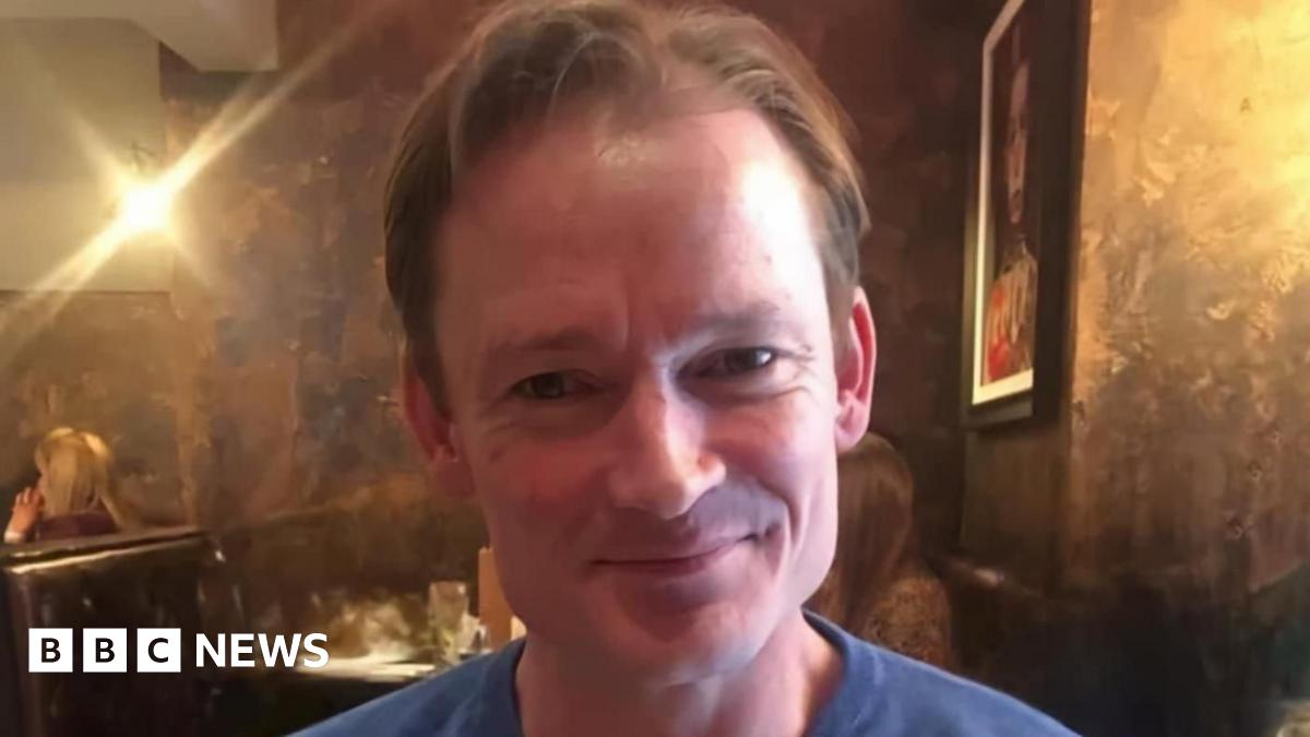 Alloa flat explosion that killed one man 'not suspicious' - BBC News