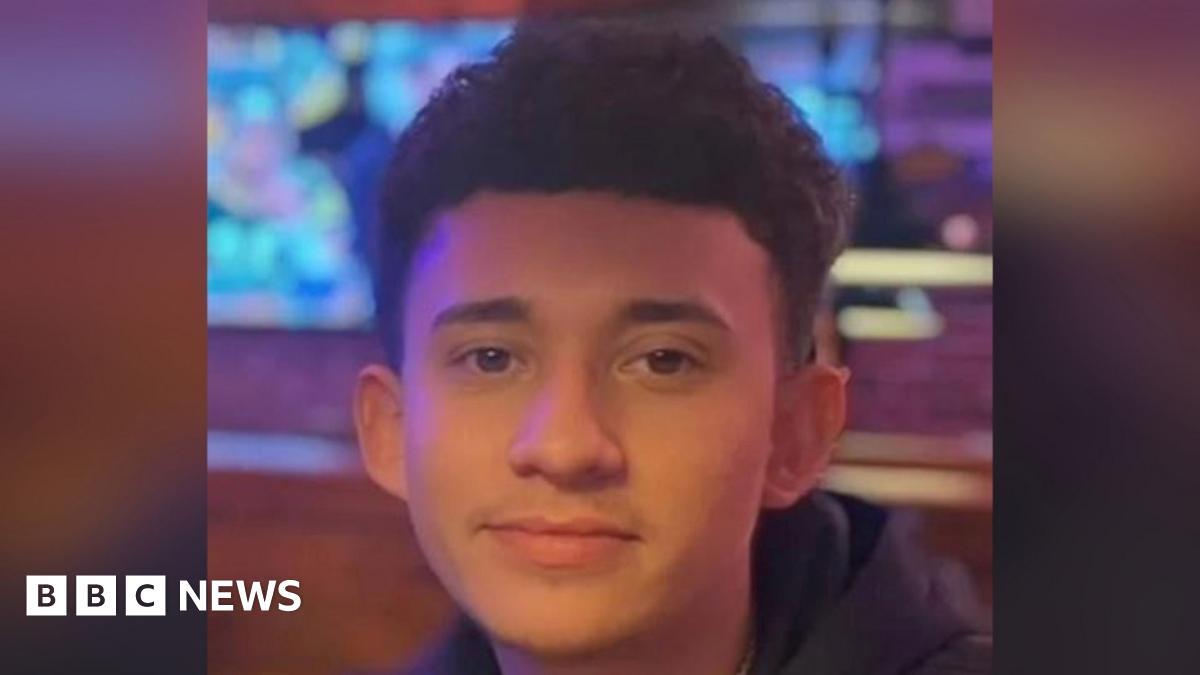 Ruben Ray Martinez: Footage shows US citizen shot dead by ICE agent in ...