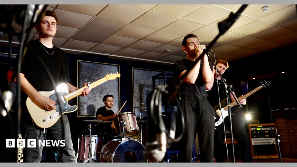 Ipswich band ready for gig of their lives at Portman Road - BBC News