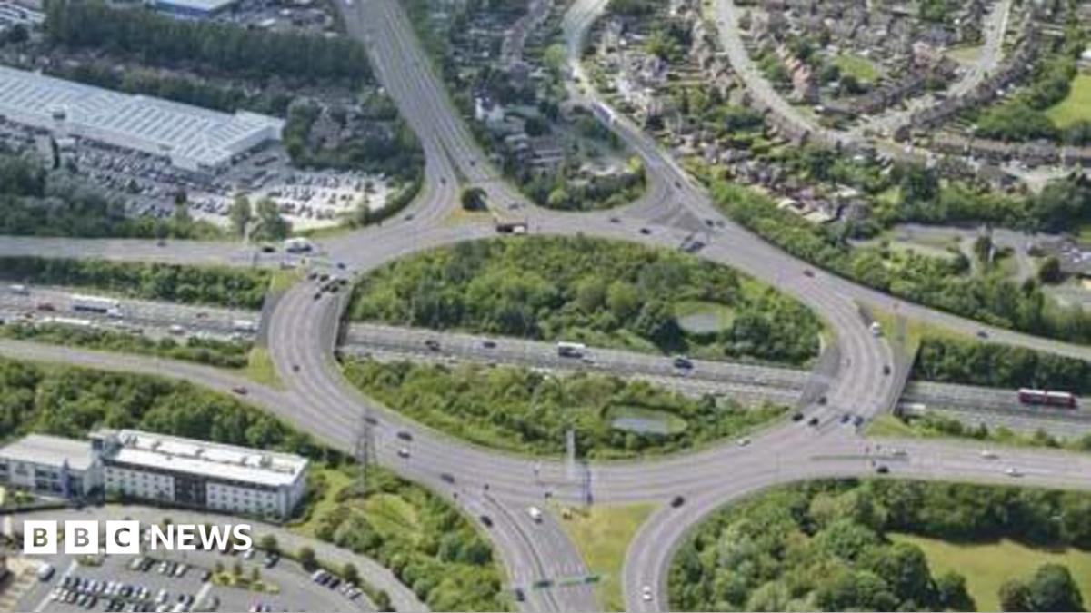 M6 junction 10 at Walsall fully opens to drivers - BBC News