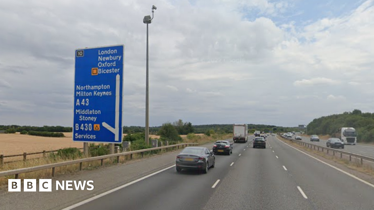 M40 junction to close for roadworks on A34 roundabout - BBC News