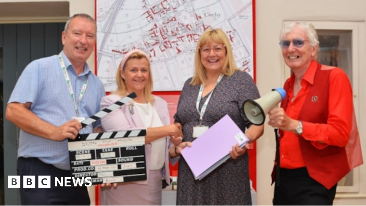 Films about history of Corby donated to Corby heritage centre - BBC News