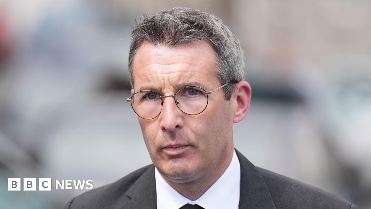 Bluetongue: Northern Ireland farmers face 'serious consequences' over disease - Andrew Muir ...