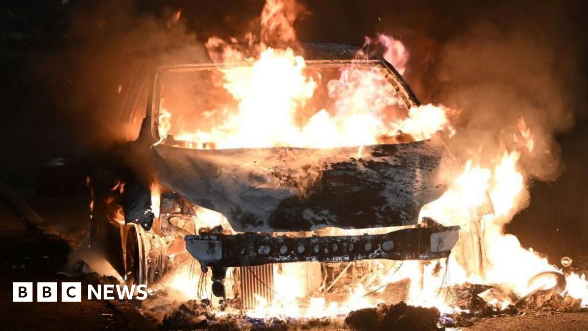 Ely riots: Officers recall riot scenes as 'like war zone' - court - BBC News