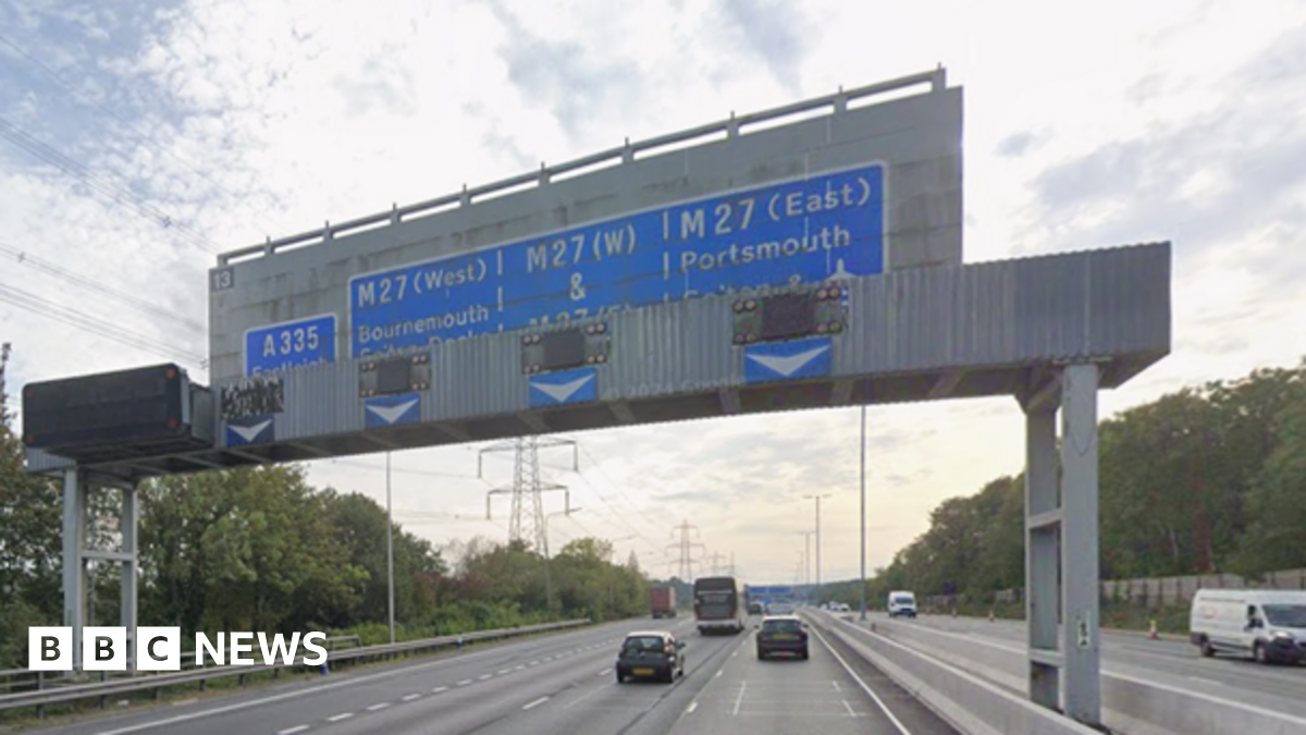 M3 motorway reopens at Eastleigh after emergency bridge repairs - BBC News