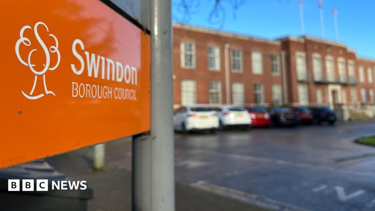 Increase in children in care adds to Swindon council overspend - BBC News