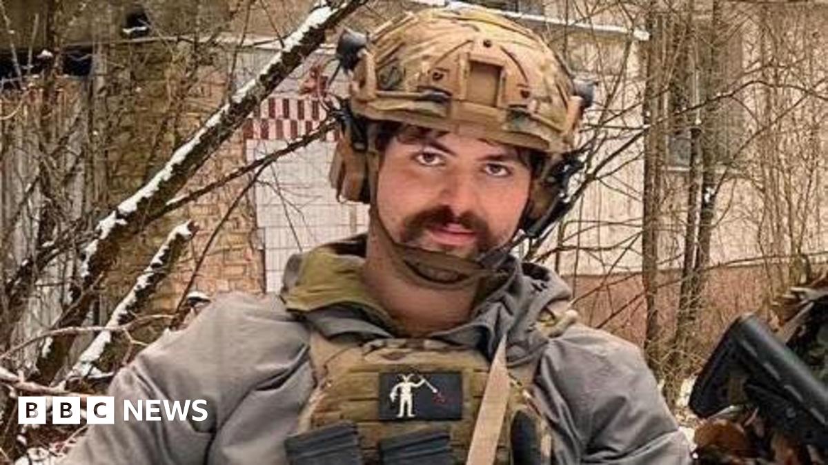 Tributes to 'brave, strong' Devon man killed in Ukraine - BBC News