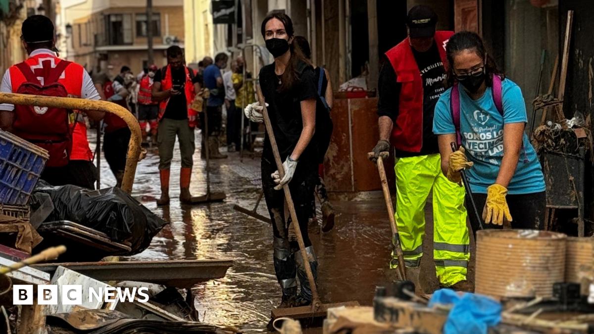 Valencia floods: Spain clings to fragments of hope in time of disaster ...
