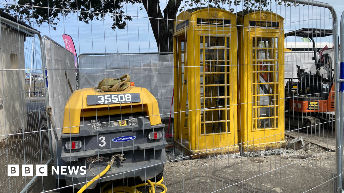 Yellow phone boxes removal from St Peter Port gets mixed reaction - BBC ...