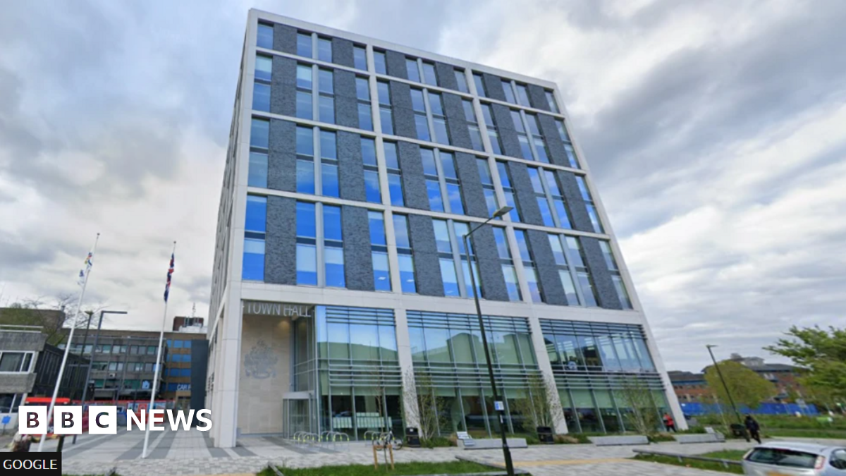 Crawley and Reigate & Banstead councils propose unitary authority - BBC ...