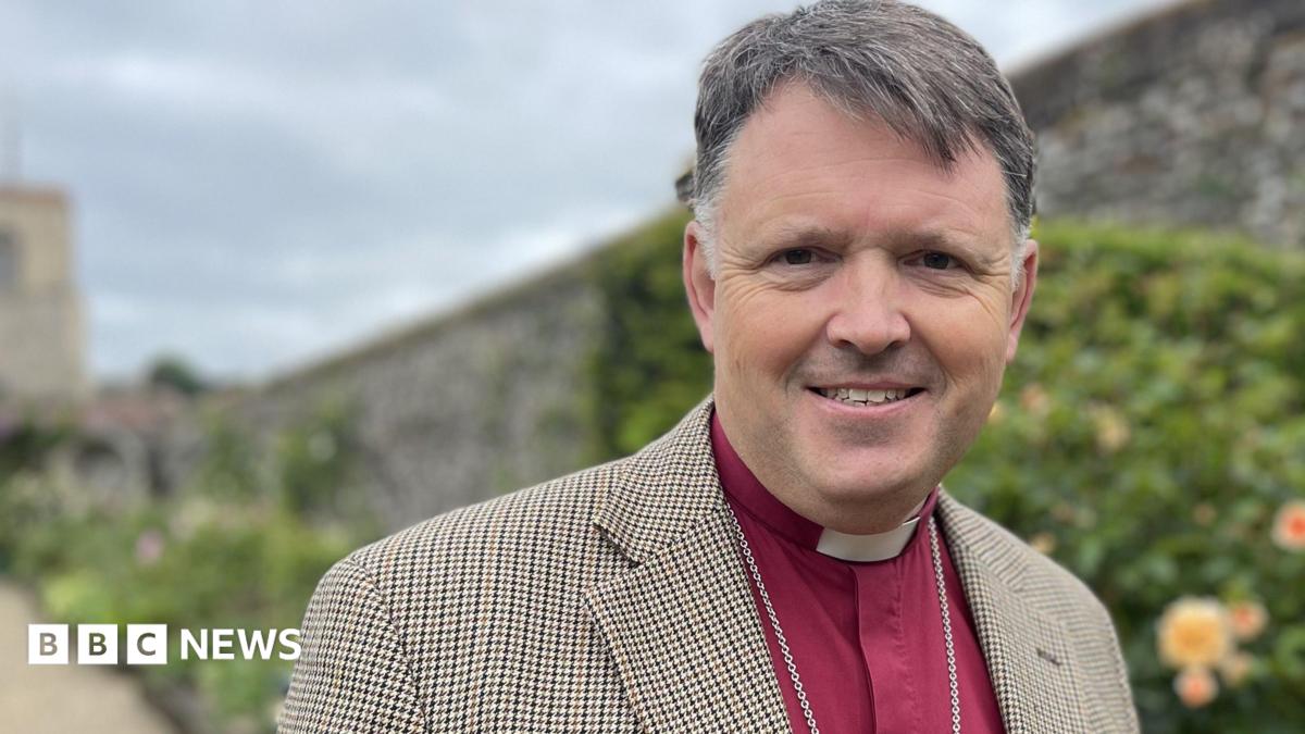 Bishop of Norwich criticises Labour's immigration reforms - BBC News