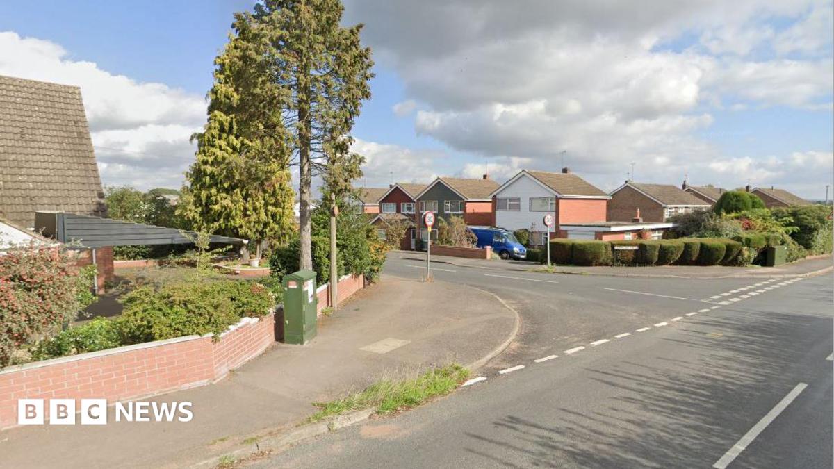Kidderminster crash leaves cyclist with life-threatening injuries - BBC ...