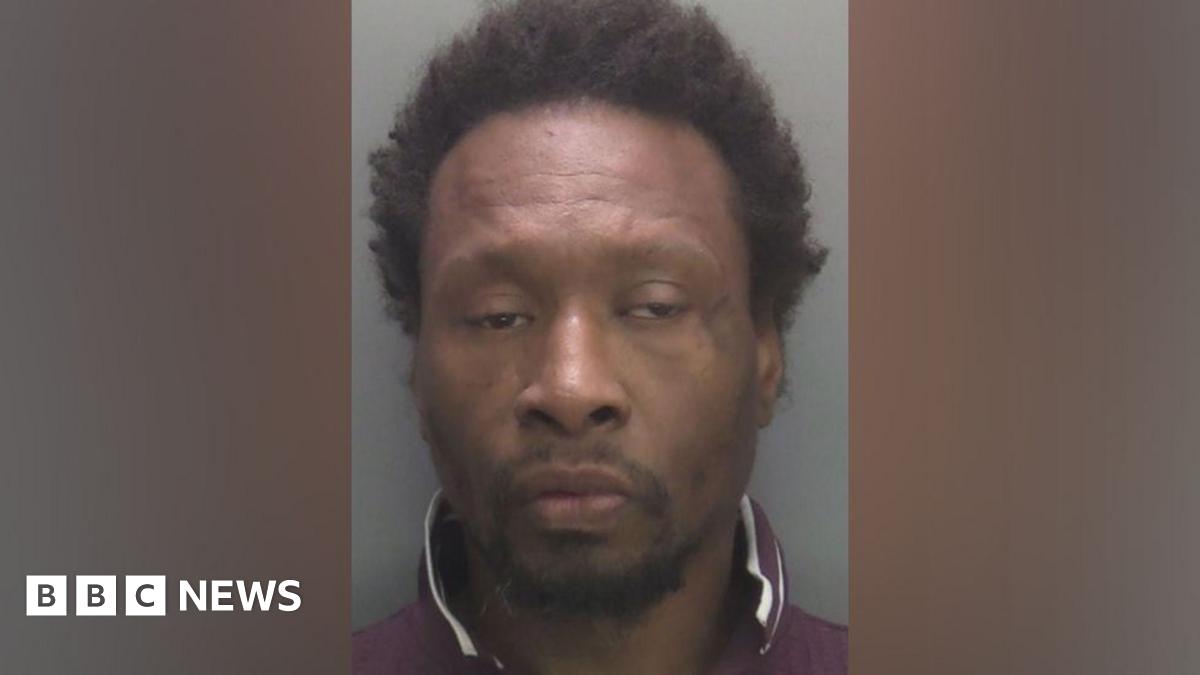 Leicester: Murderer jailed for 'setting up' stab victim's attack - BBC News