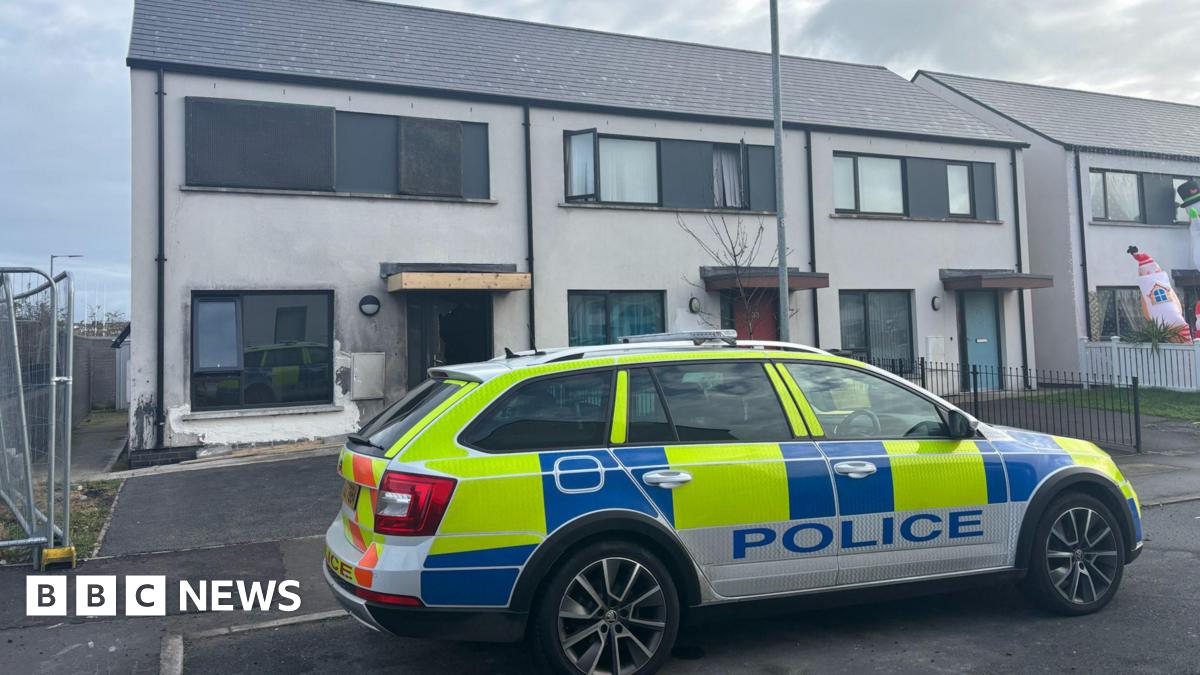 Newtownards arson attack possibly linked to loyalist feud - BBC News