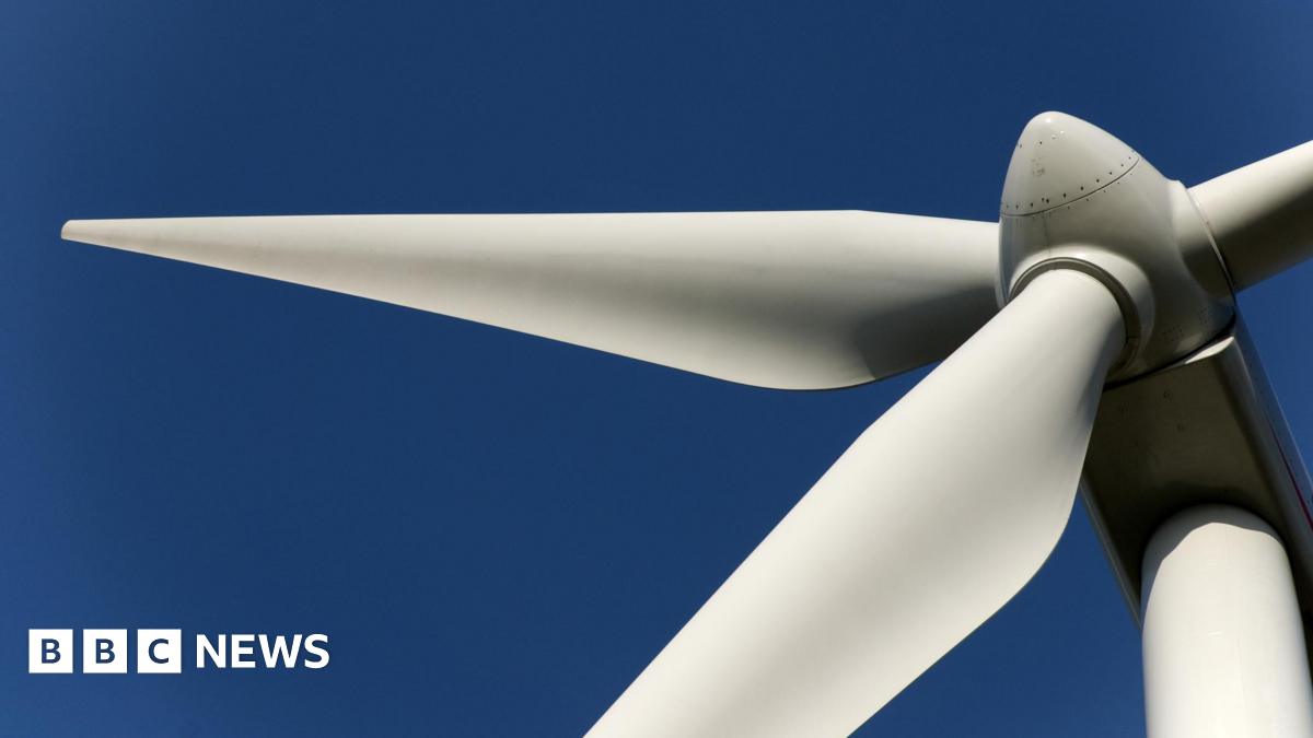 Mochrum Fell w﻿ind farm revival bid rejected over turbine height - BBC News