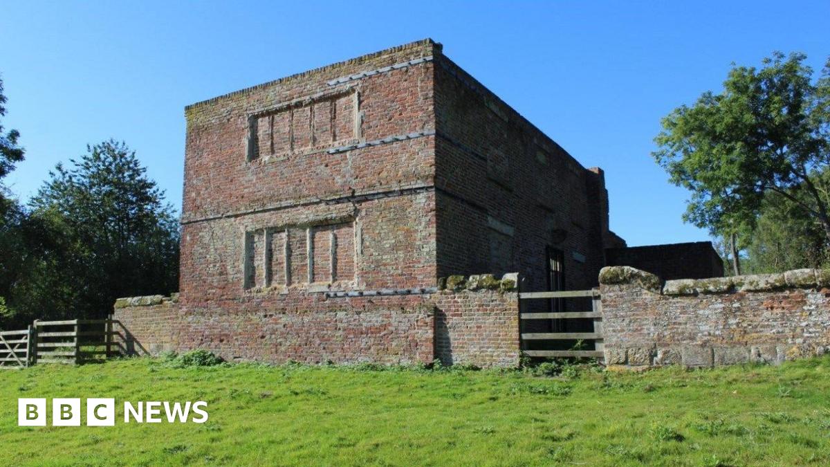 Historical Elmswell Old Hall to open for one day - BBC News