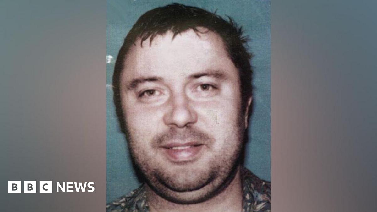 'Limbs in the Loch killer' loses parole challenge - BBC News