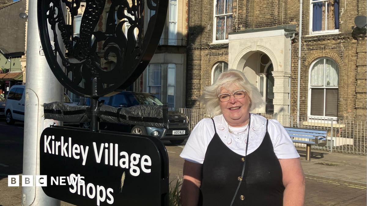 Lowestoft traders say better signs needed at one-way street - BBC News