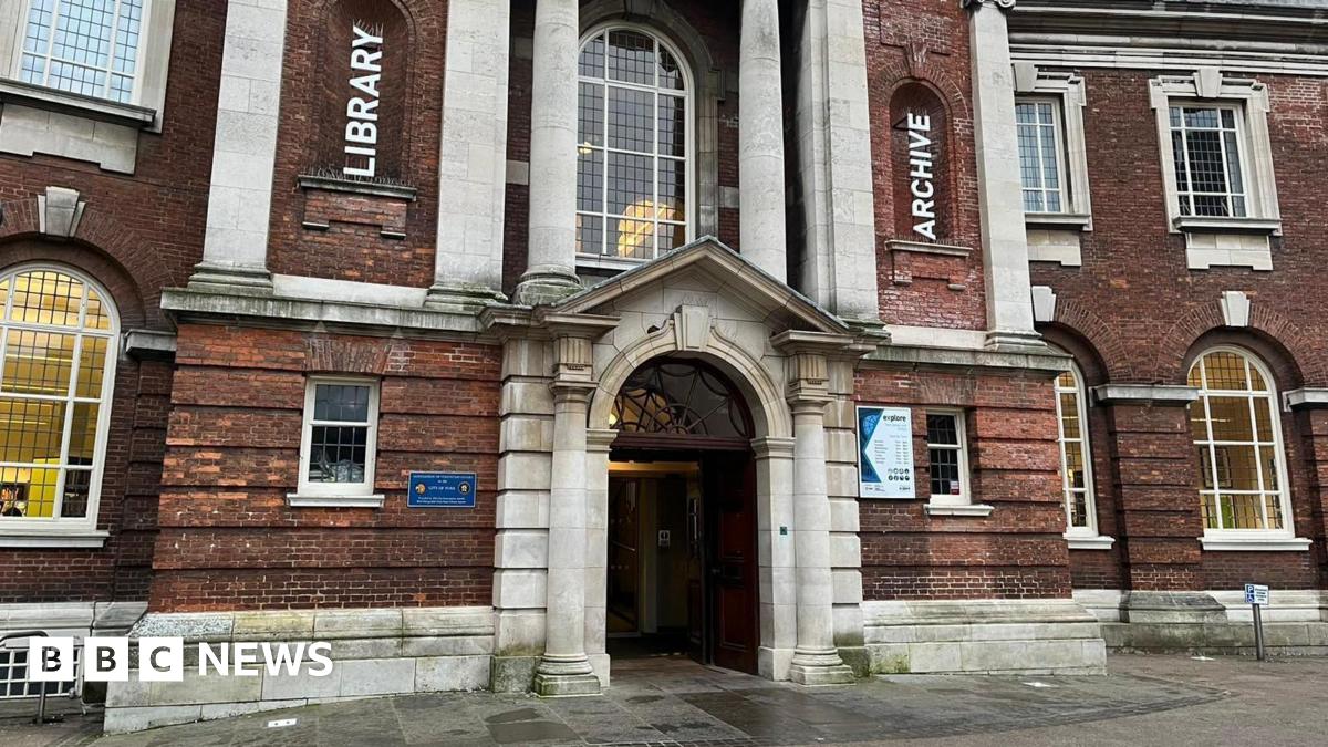 York library service funding cuts delayed to next year - BBC News