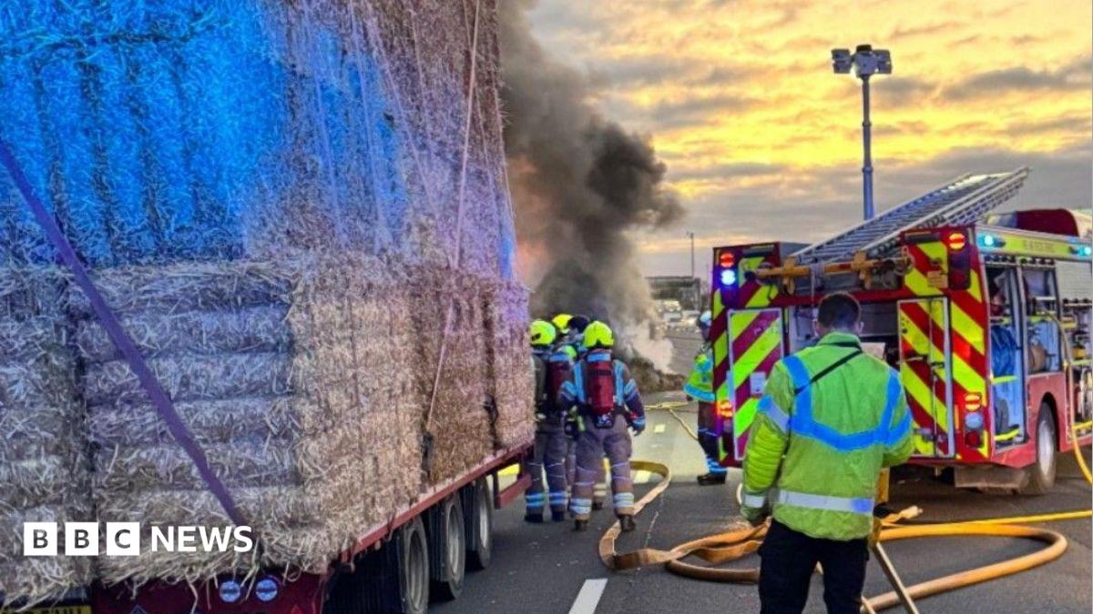 Slough-Maidenhead M4 lanes reopen after hay lorry fire - BBC News