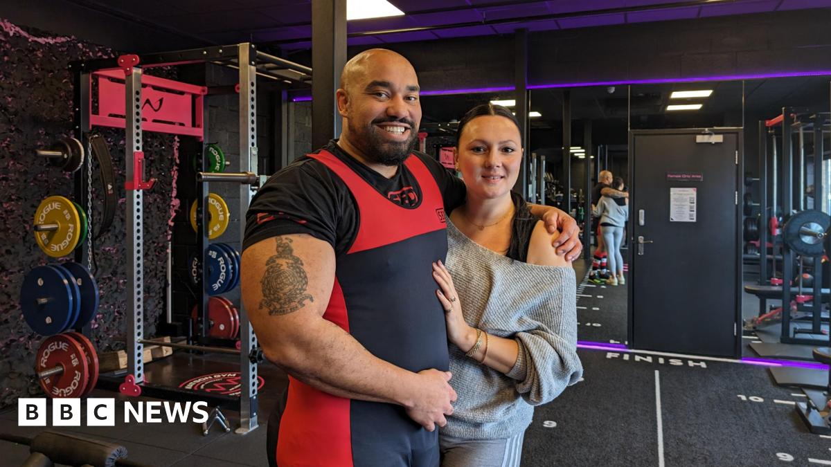 Ram Patten: Bench press champion urges men to be vulnerable - BBC News