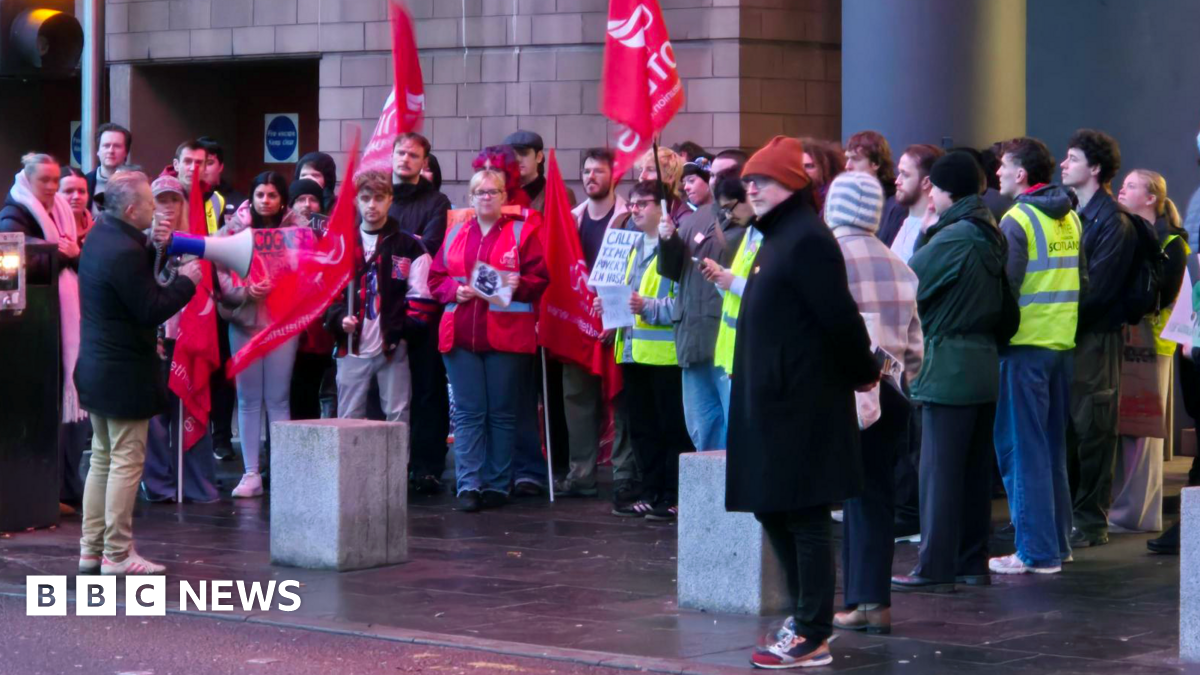 Glasgow cinema workers to launch further month of strike action - BBC News