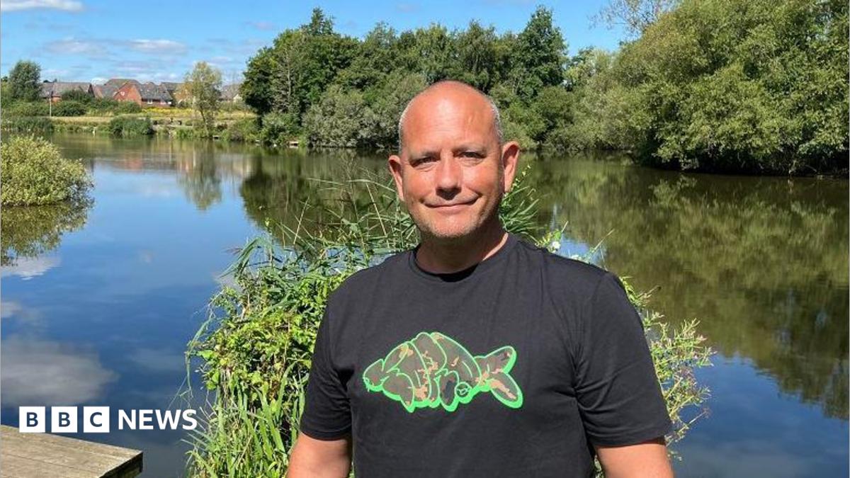 'Fishing helped my mental health after breakdown' - BBC News