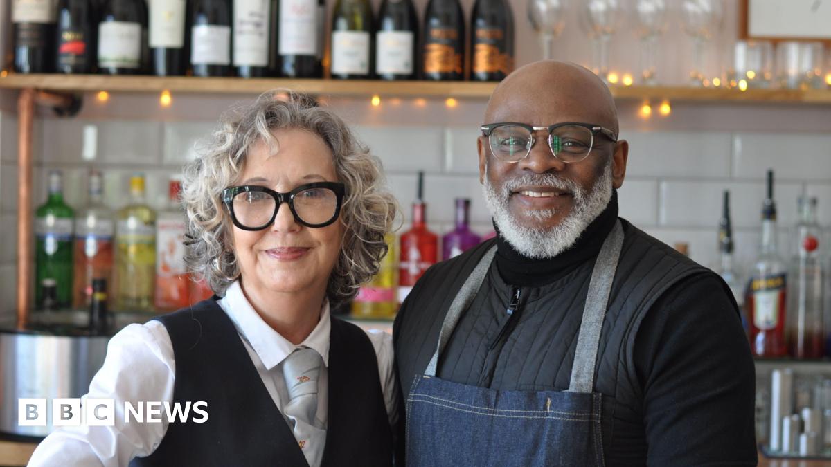 New Brighton: A seaside town seen through a different lens - BBC News