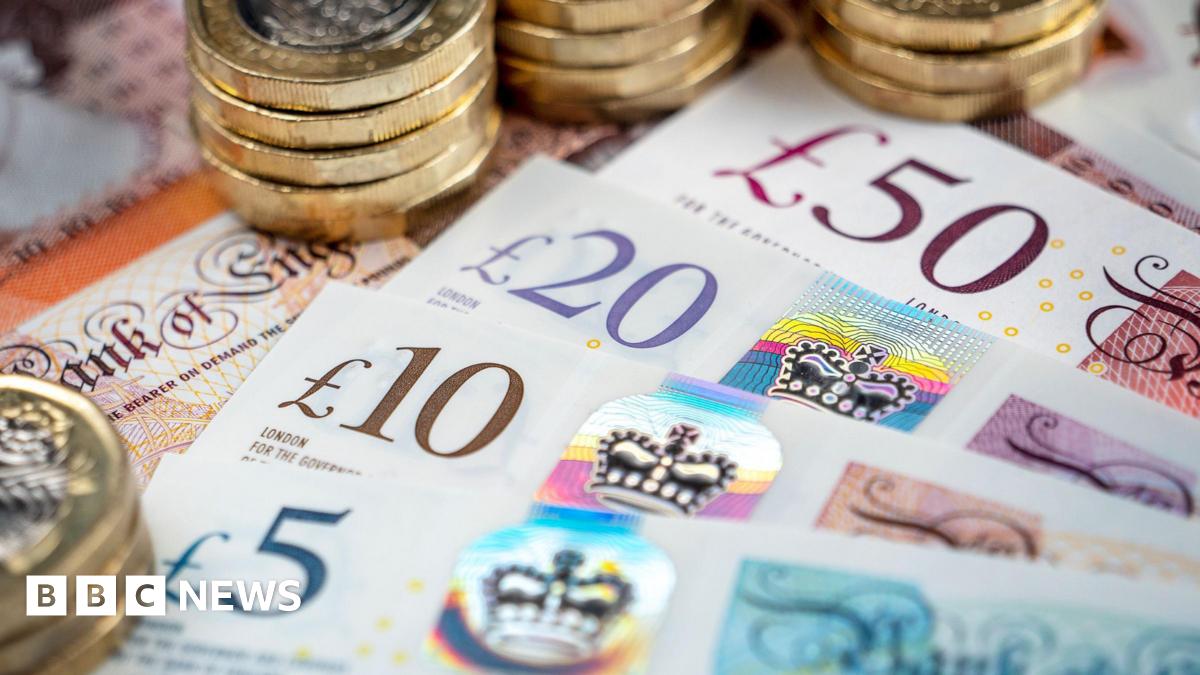 Alnwick and Prudhoe cash hubs open - BBC News