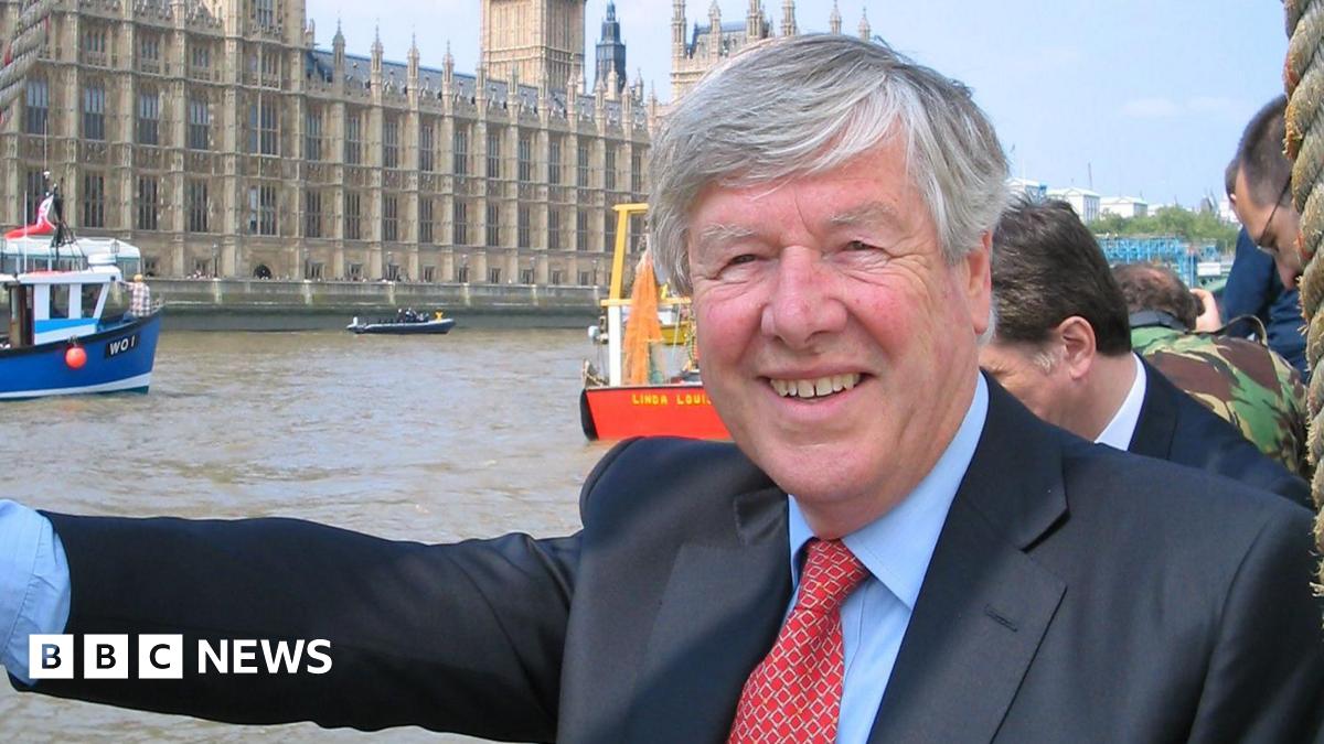 Former UKIP leader Jeffrey Titford dies - BBC News