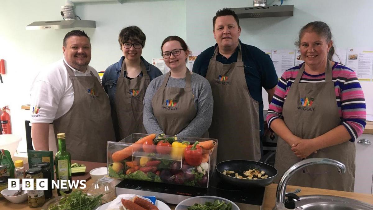 Food projects combine forces to tackle waste and food insecurity - BBC News